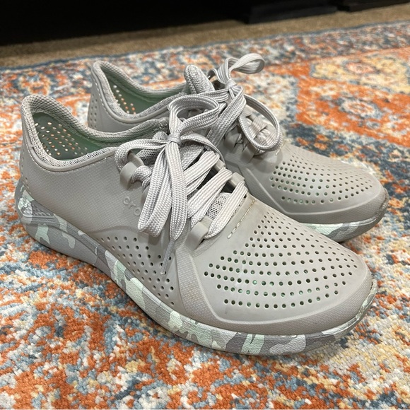 CROCS | Shoes | Crocs Literide Pacer Sneaker In Camo Light Grey Size 7 ...